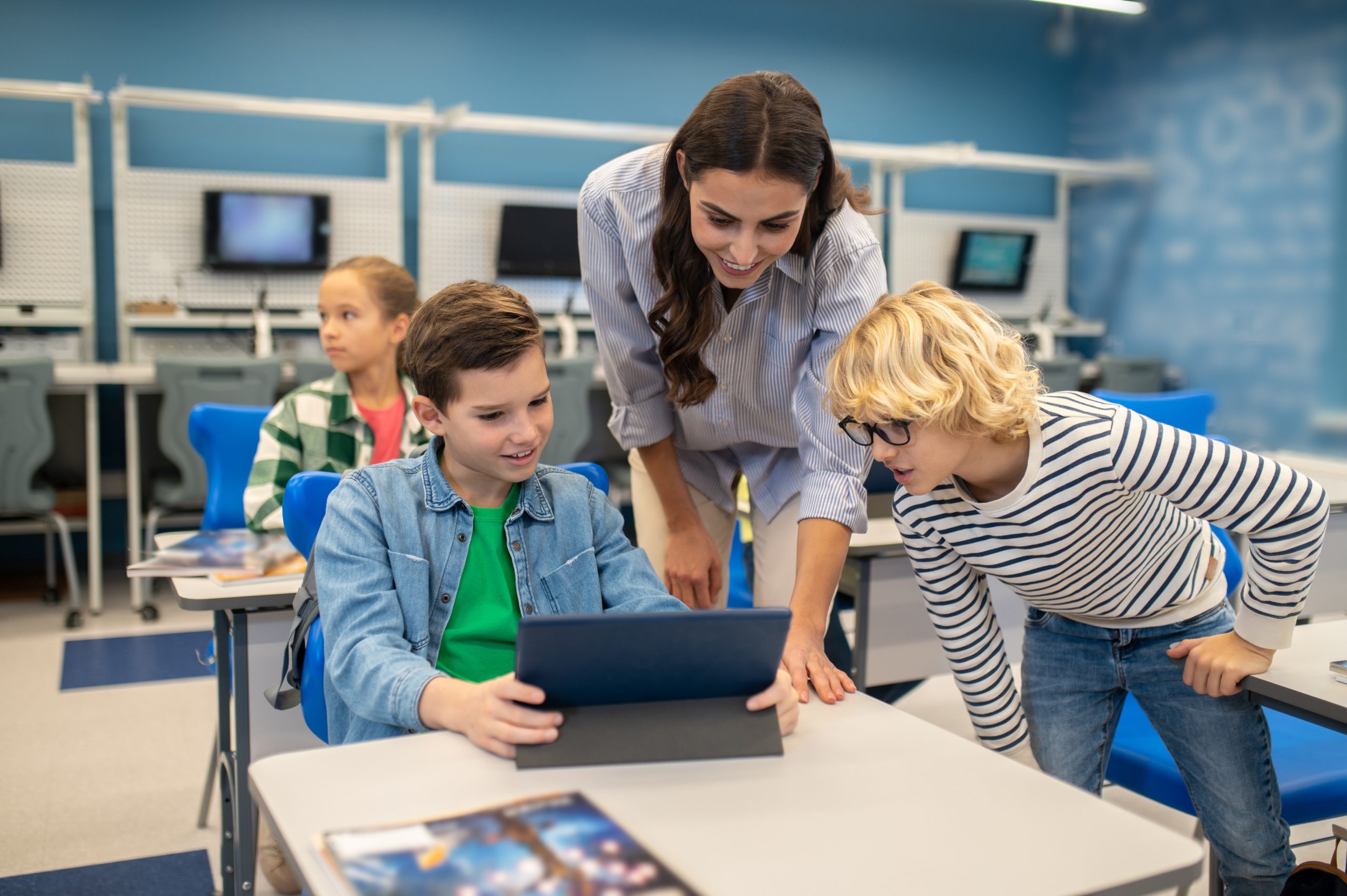 Digital Literacy and Critical Viewing: What Teachers Need to Teach ...